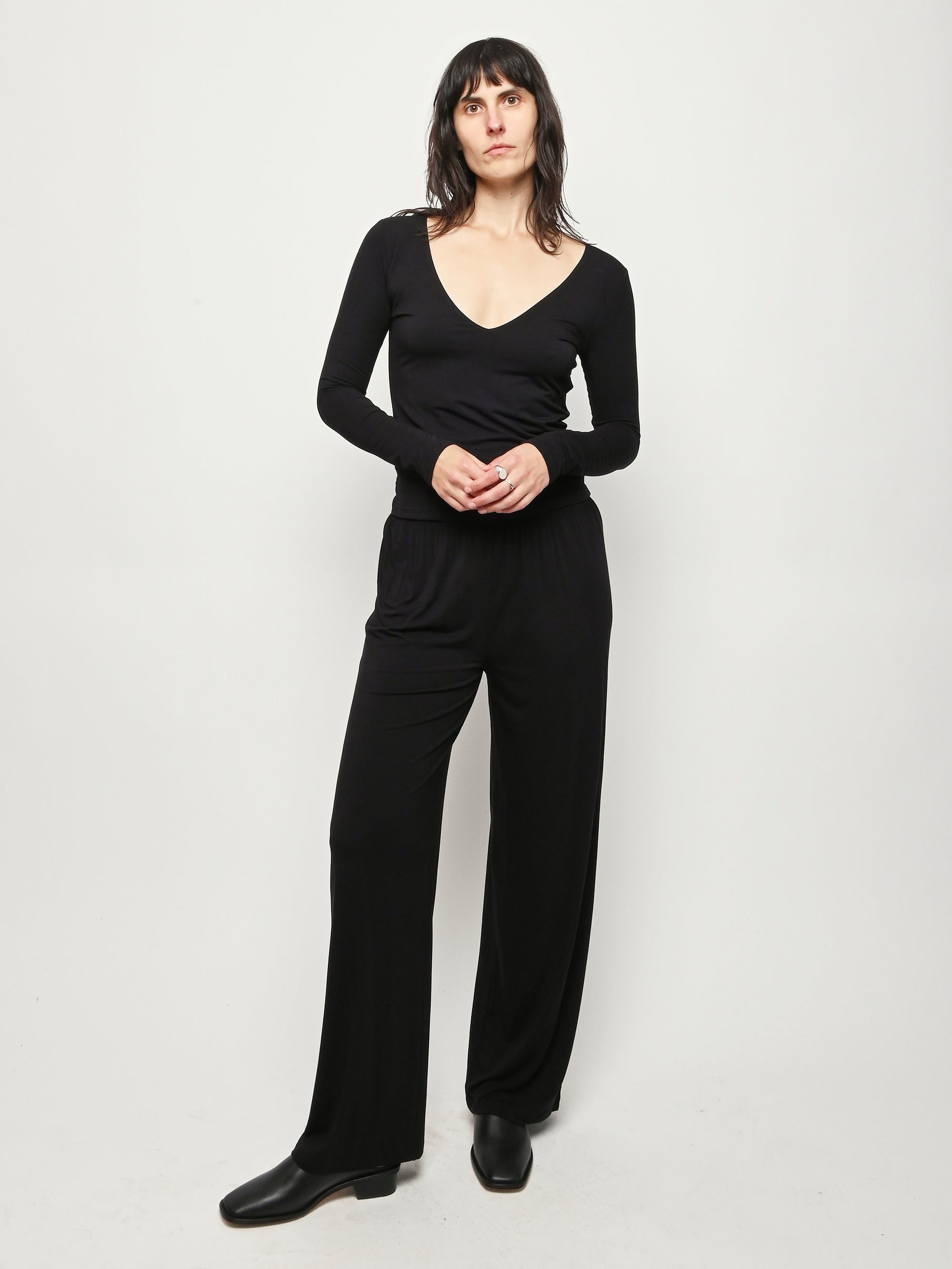KYE INTIMATES - Black Recline V Long Sleeve – Frances May